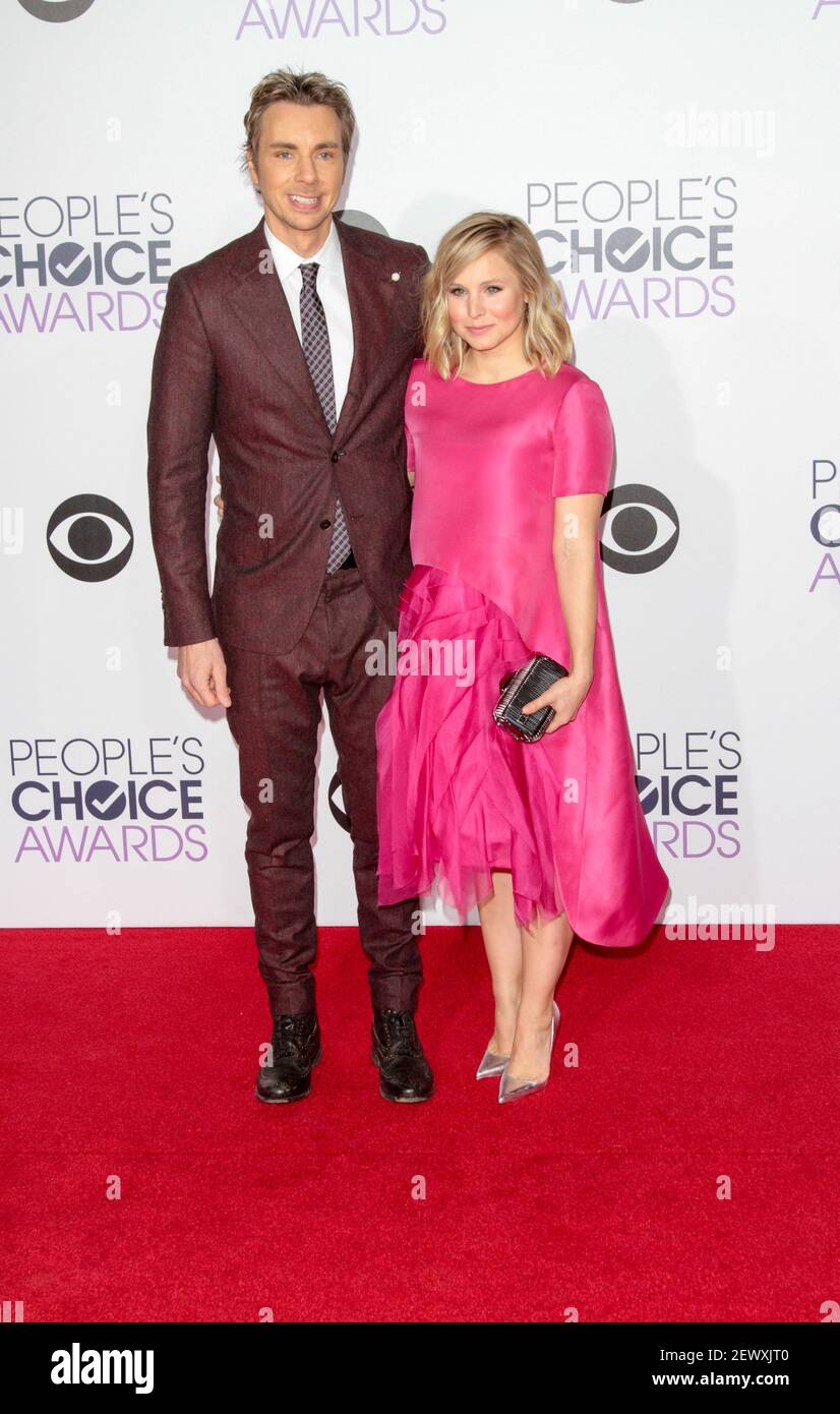 (L-R) Actor Dax Shepard and his wife Kristen Bell arrive at the 2015 ...
