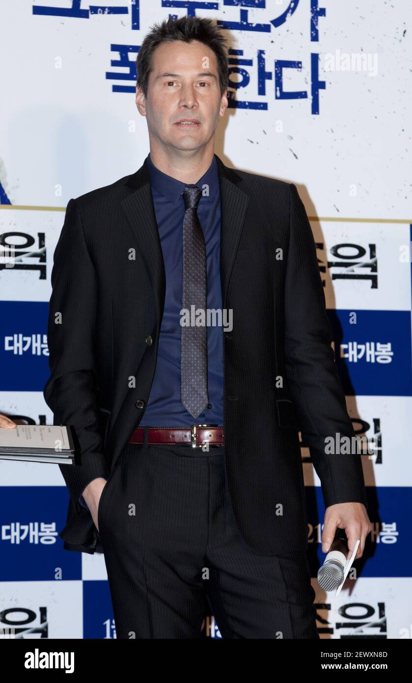 8 January 2015 - Seoul, South Korea : Actor Keanu Reeves arrives at the ...