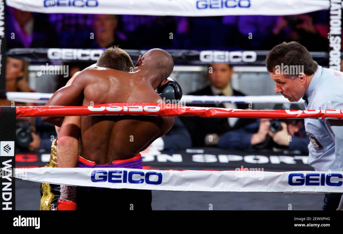 Cecil McCalla and Chris Van Heerden at the Throne Boxing Roc Nation ...