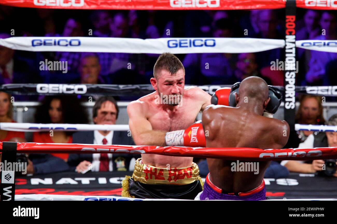 Cecil McCalla and Chris Van Heerden at the Throne Boxing Roc Nation ...