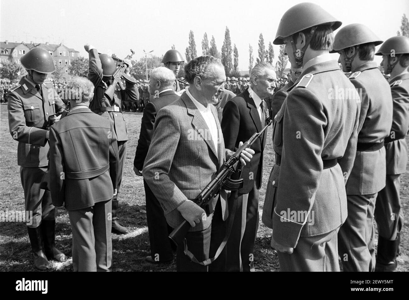 Handing in weapons hi-res stock photography and images - Alamy