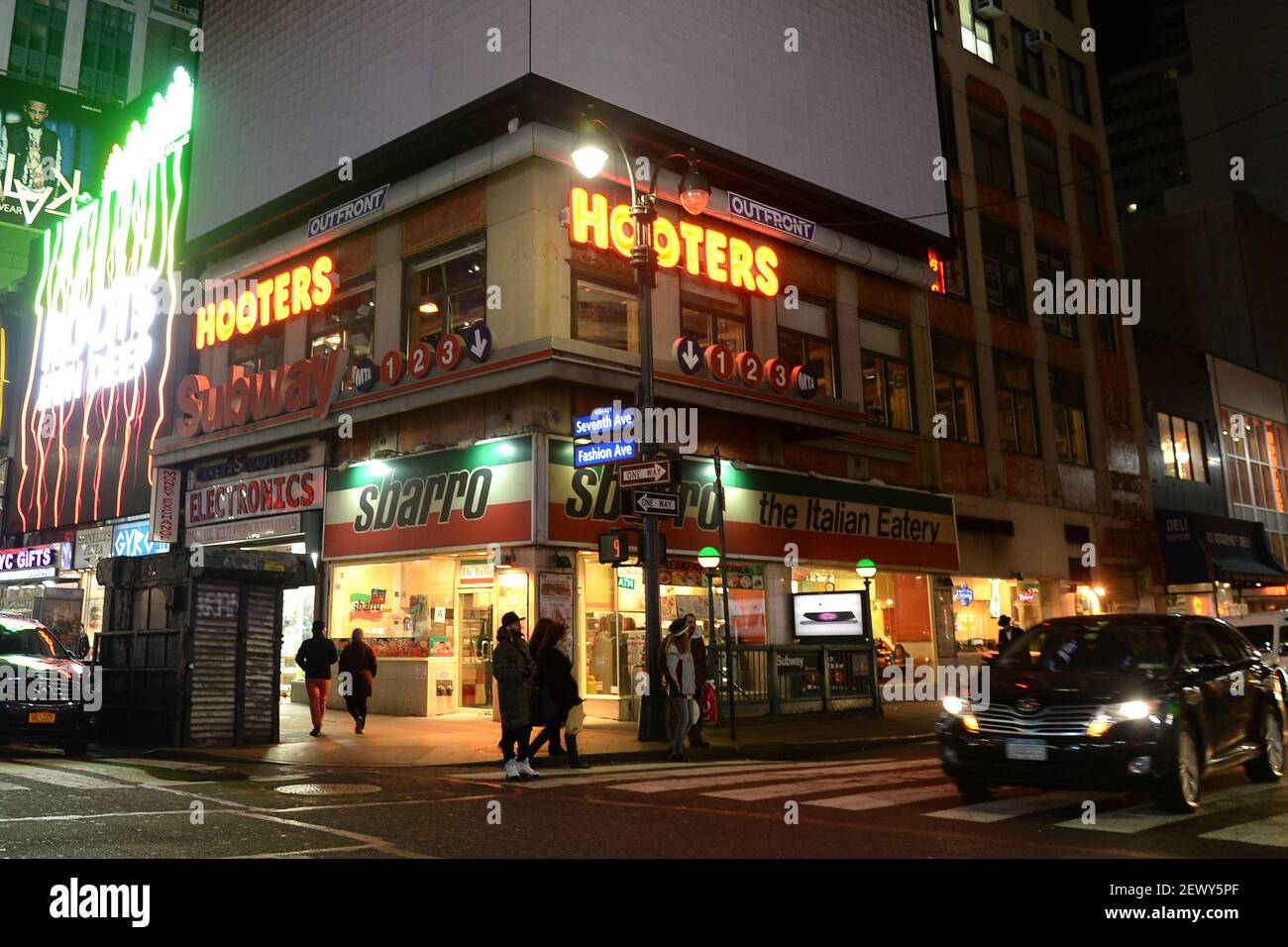 Outside view of the new Hooters on the corner of 33rd Street and 7th ...
