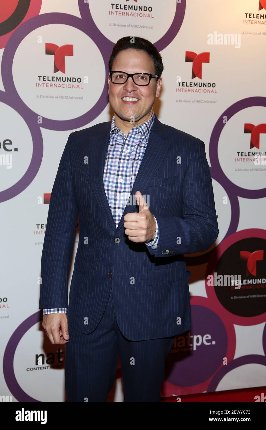MIAMI-FL, JANUARY 20: Raul Gonzalez attends the Telemundo International ...