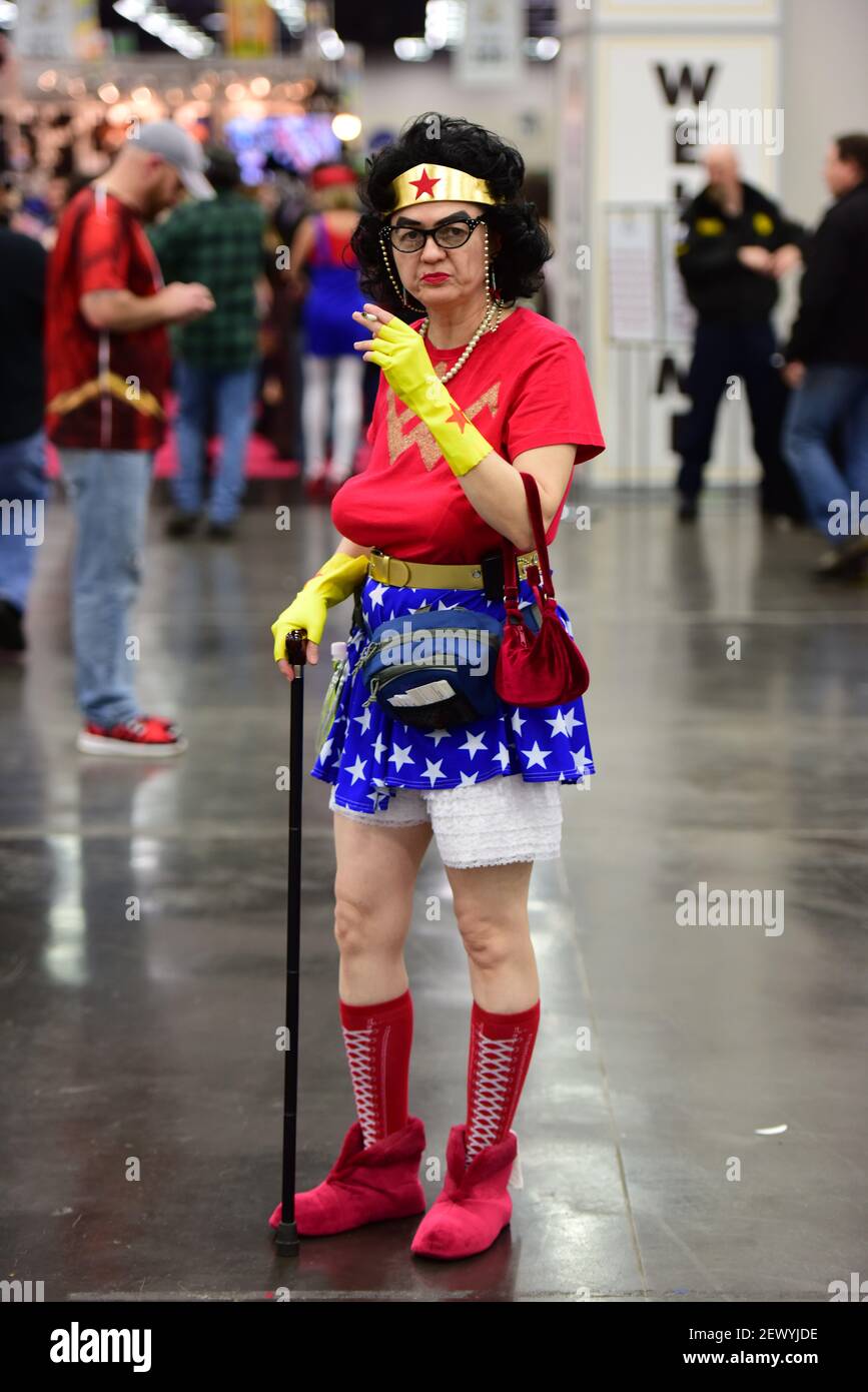 Retired Wonder Woman pictured at Wizard World Comic Con in Portland ...