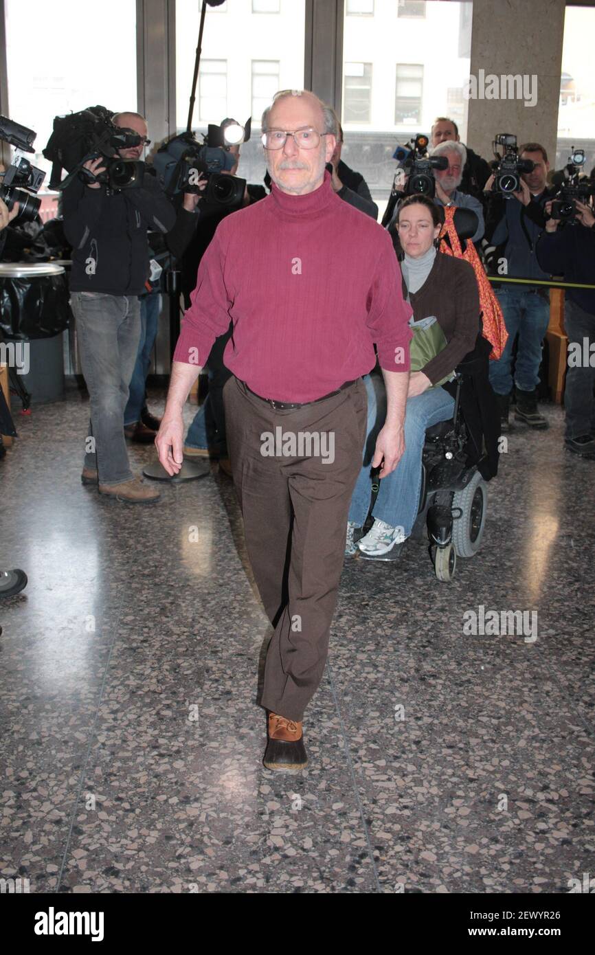 Patz father and sister at court during Hernandez trial on January 30 ...