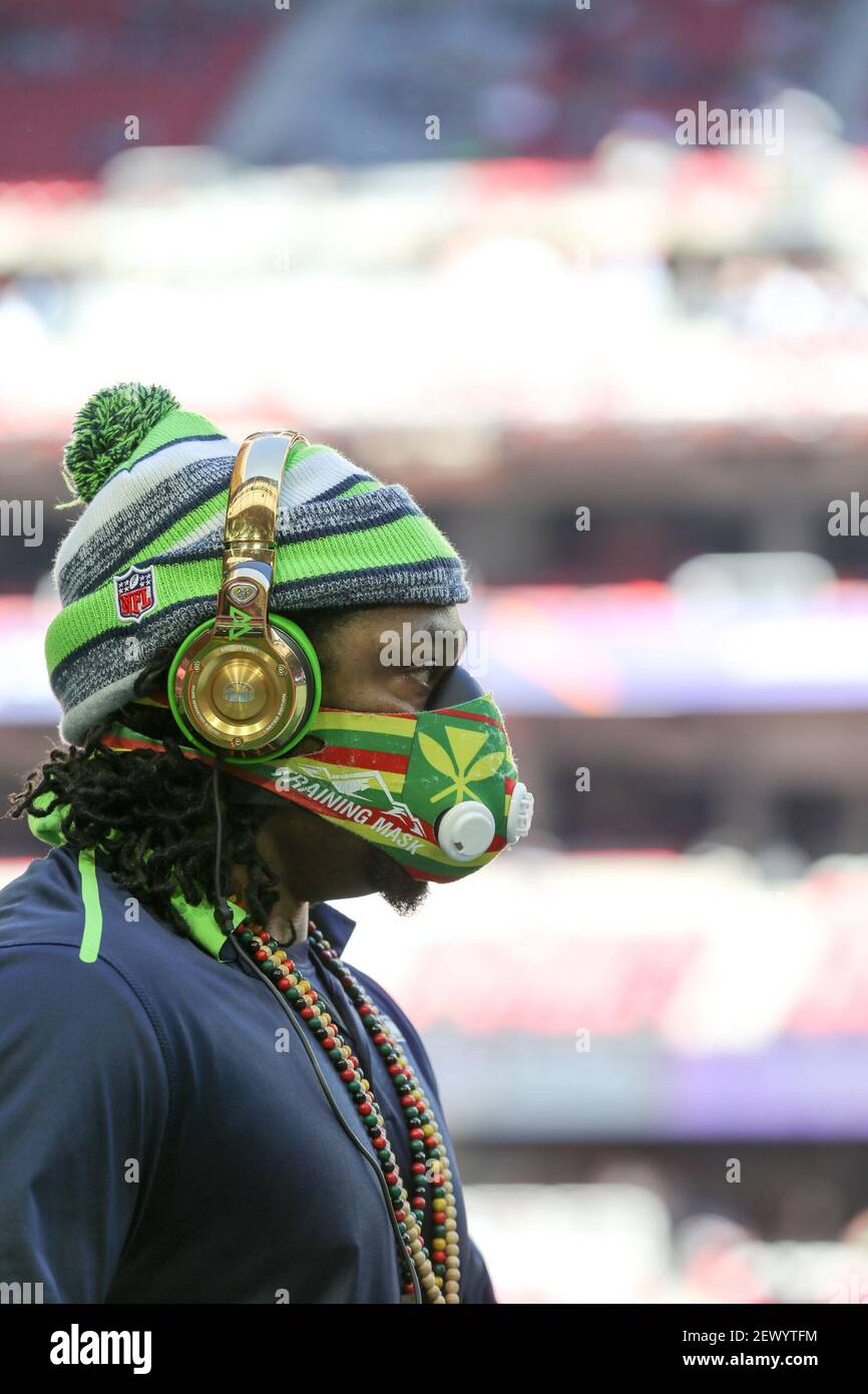 Seattle Seahawks Running Back Marshawn Lynch (24) warms up before Super ...