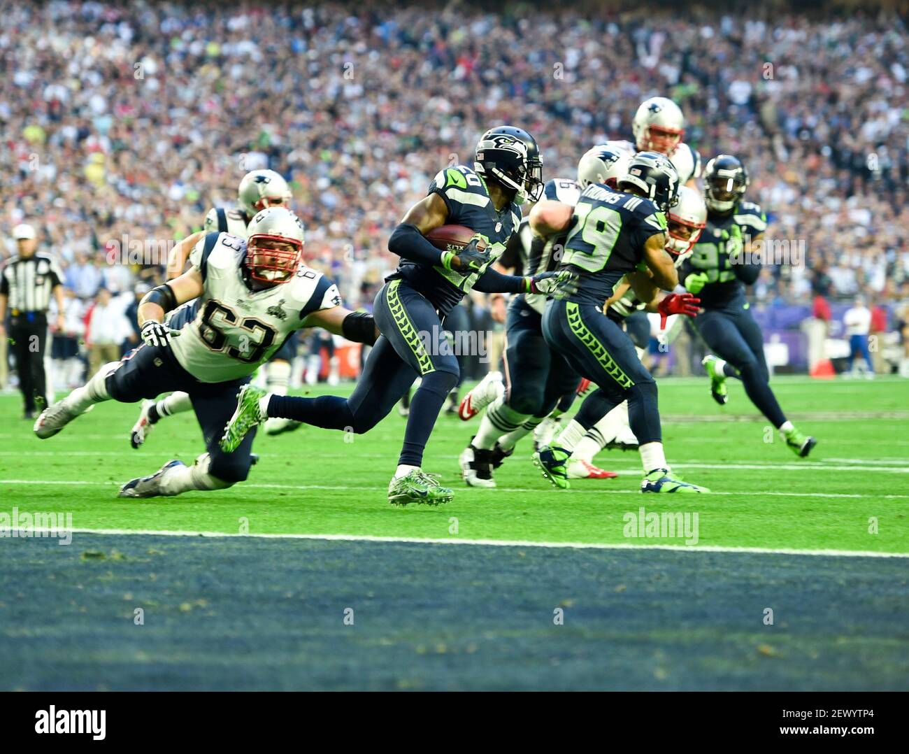 Seattle Seahawks cornerback Jeremy Lane (20) intercepts a Tom Brady ...