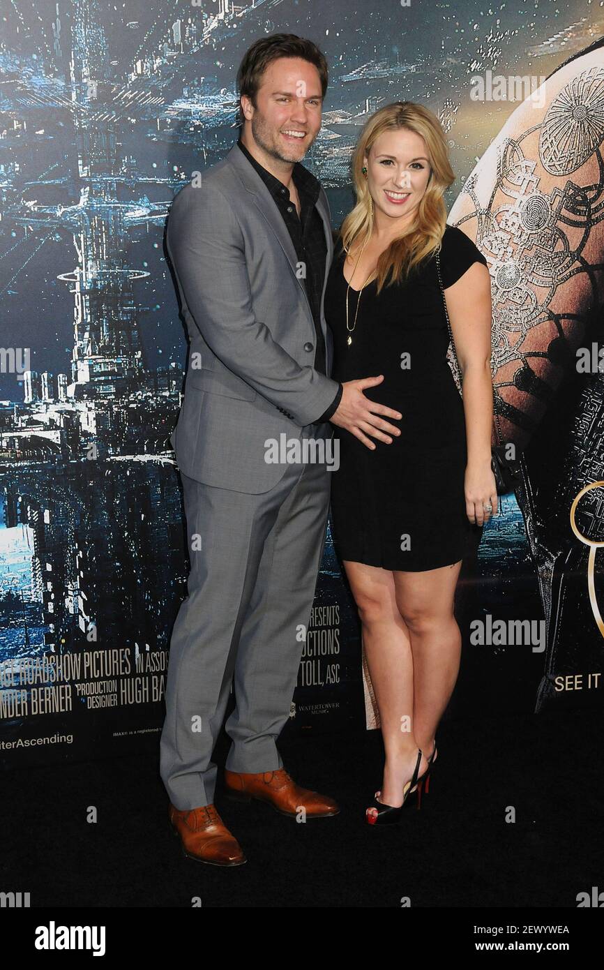 2 February 2015 - Hollywood, California - Scott Porter, Kelsey Mayfield ...