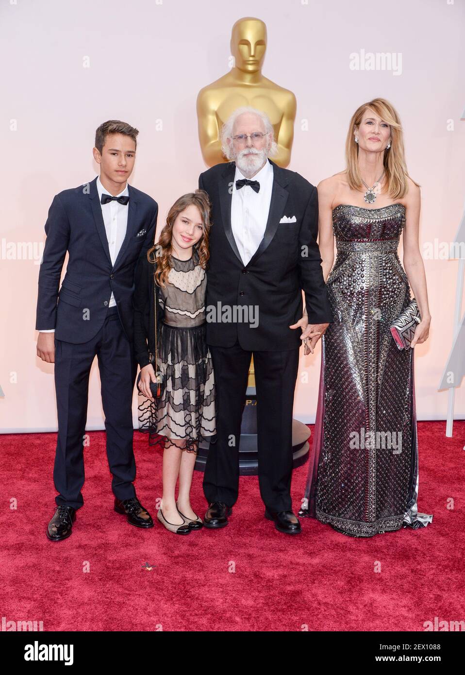 Best Supporting Actress Nominee Laura Dern with her father Bruce Dern ...