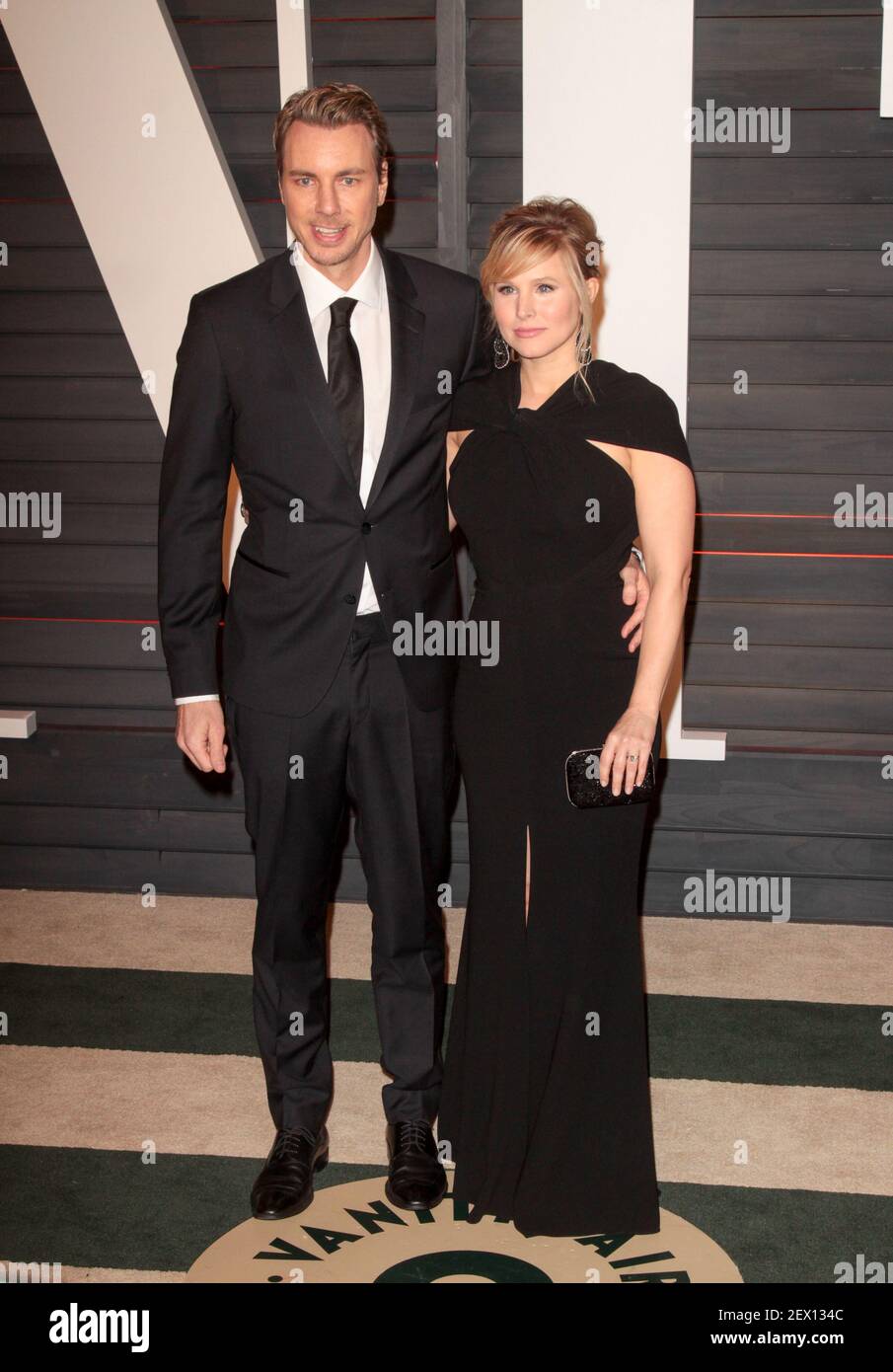 Actor Dax Shepard and his wife Kristen Bell arrive at the 2015 Vanity ...