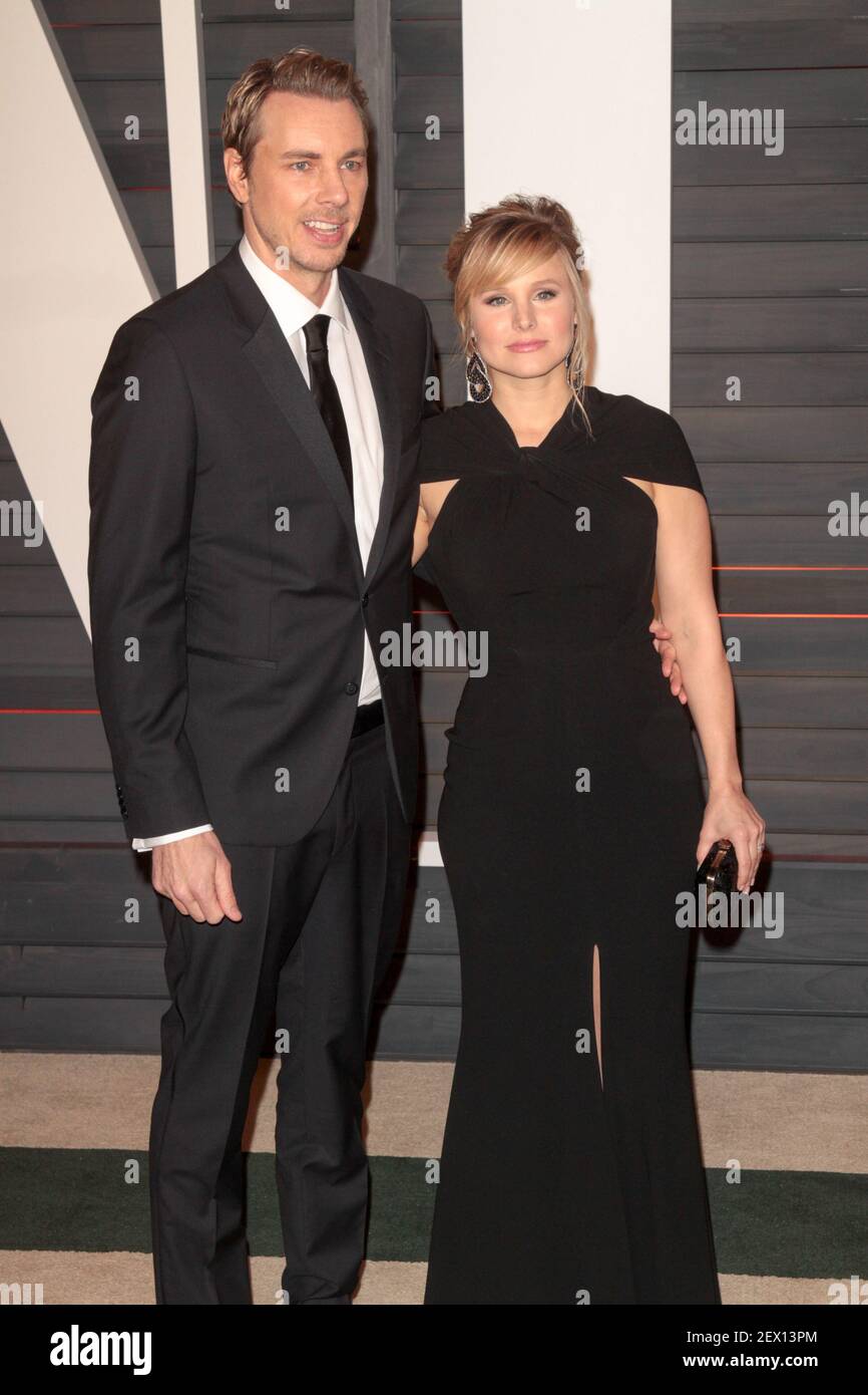 Actor Dax Shepard and his wife Kristen Bell arrive at the 2015 Vanity ...