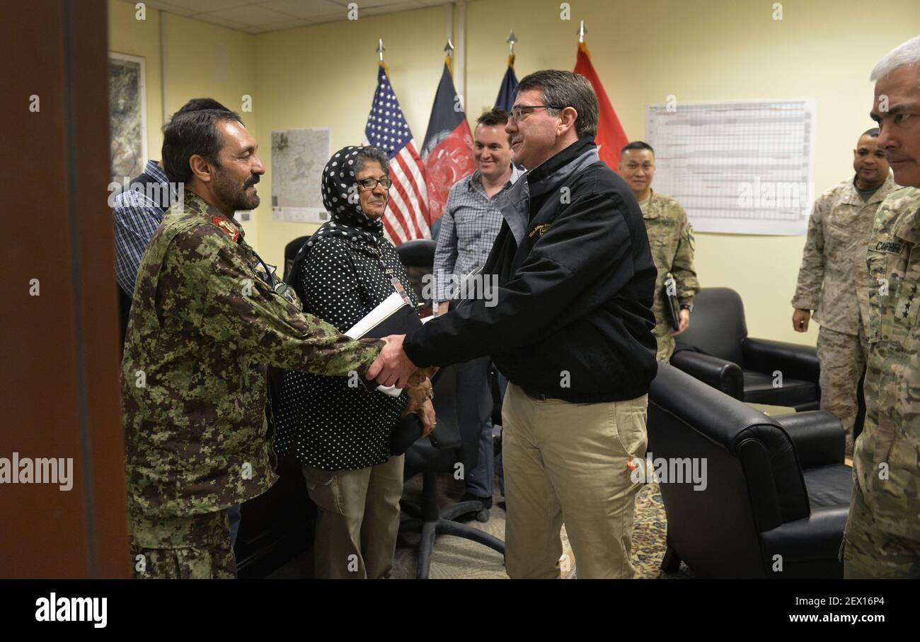 Secretary of Defense Ash Carter thanks Major General Abdullah Hamid of ...