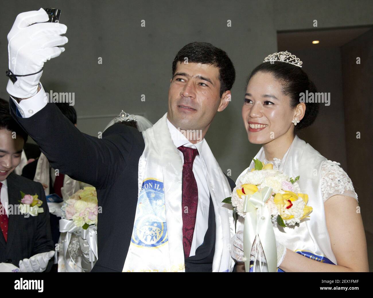 Rev sun myung moon wife hi-res stock photography and images - Alamy