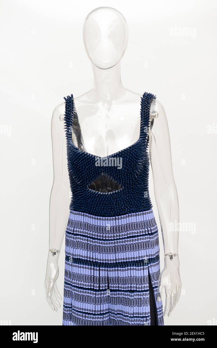 Rebecca Taylor created a Crayola "midnight blue" figure for ...