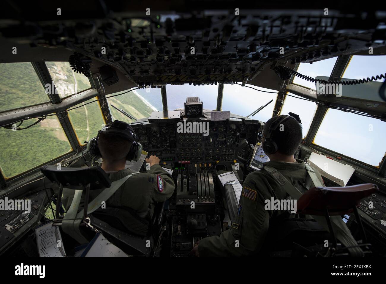 C 130 cargo loading hi-res stock photography and images - Alamy