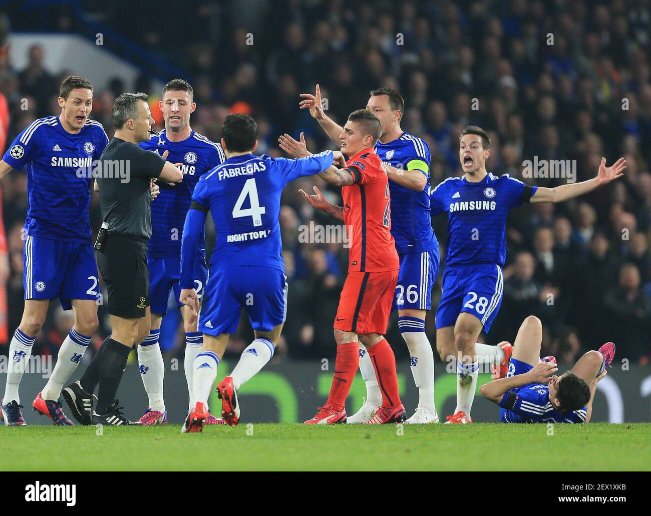 March 11, 2015 - London, United Kingdom - Chelsea's players surround ...