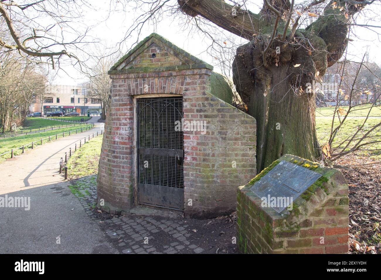 19th century ice house hi-res stock photography and images - Alamy