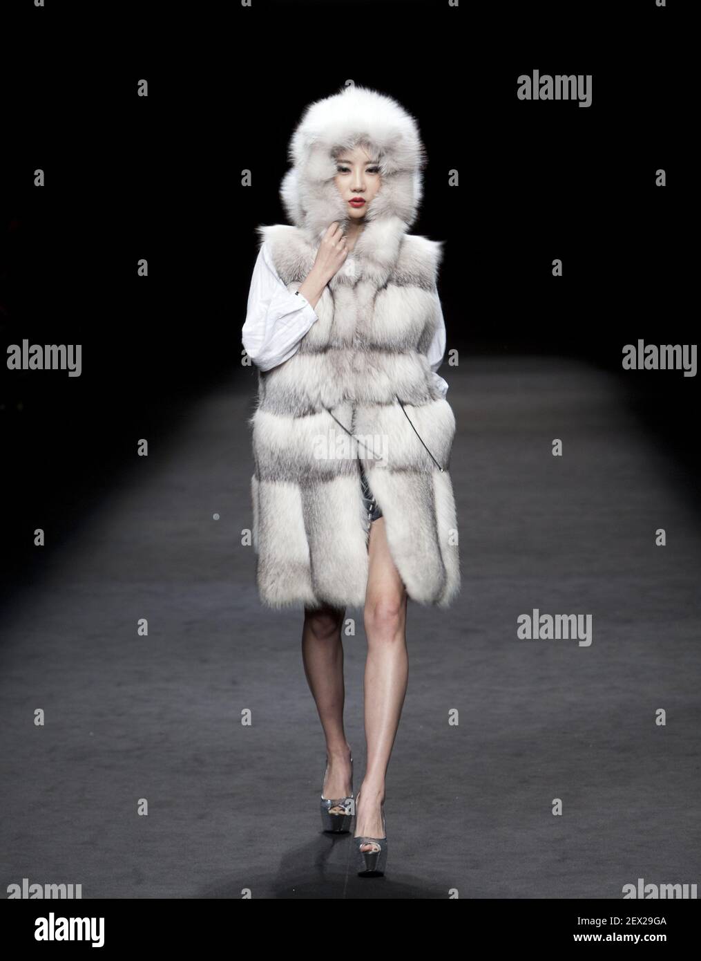 22 March 2015 - Seoul, South Korea - South Korean model on the runway ...