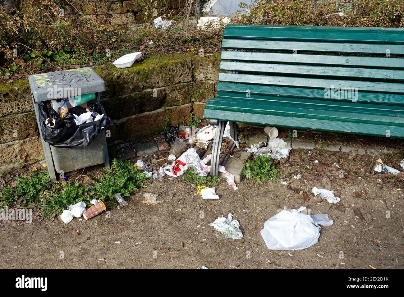 Trash on the streets and parks in Berlin, Germany Stock Photo - Alamy