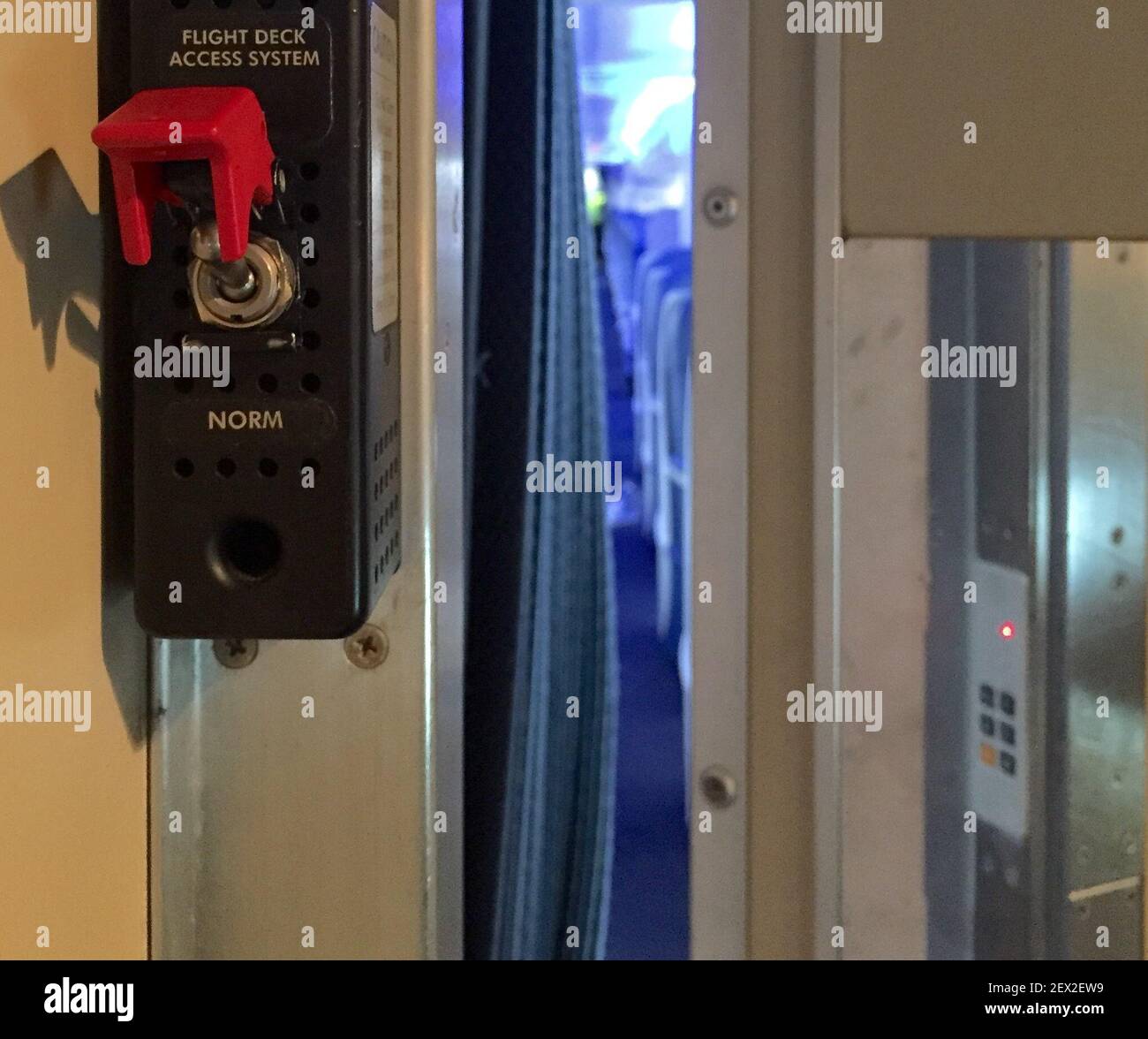 The view outside the cockpit of a Boeing 757 shows the mechanism that ...