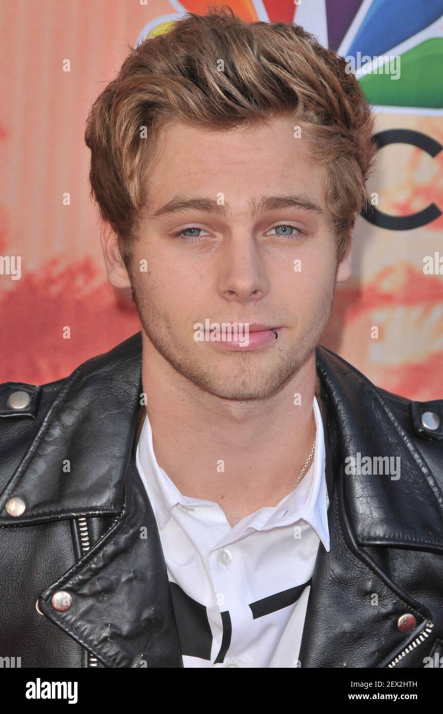Luke Hemmings of 5 Seconds Of Summer arrives at the 2015 iHeartRadio ...