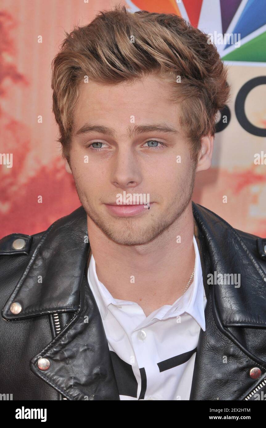 Luke Hemmings of 5 Seconds Of Summer arrives at the 2015 iHeartRadio ...