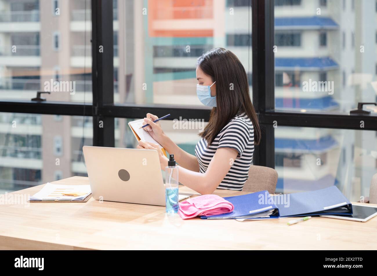 Its normal schedule hi-res stock photography and images - Alamy