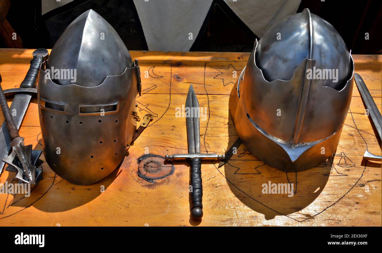 Medieval armor hi-res stock photography and images - Alamy