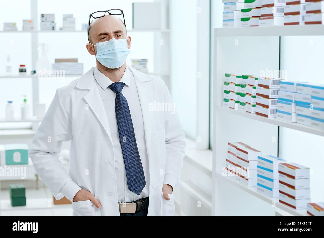 Labcoat protect hi-res stock photography and images - Alamy