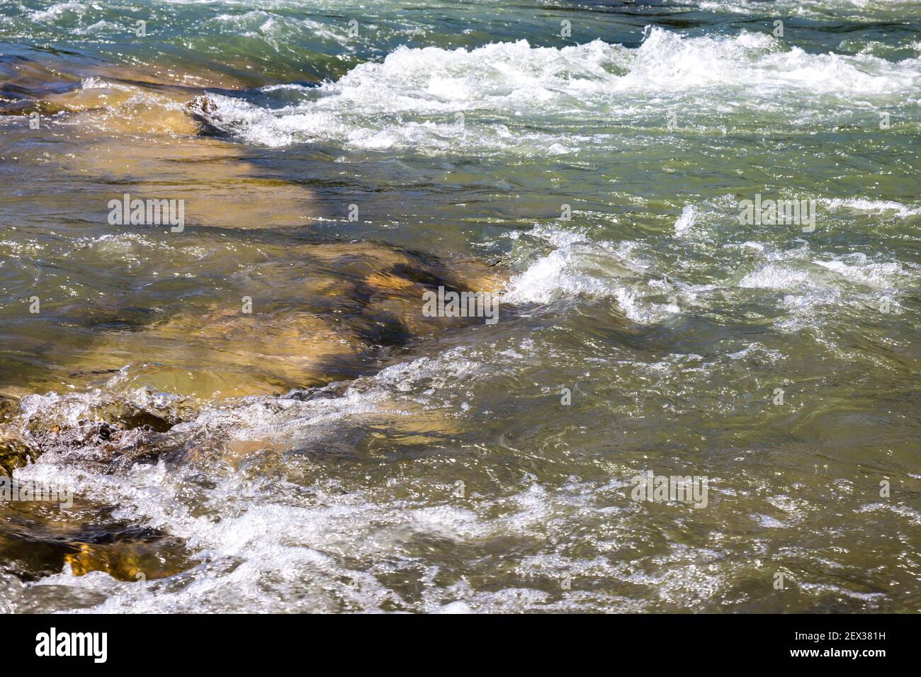 Water running over stones hi-res stock photography and images - Alamy