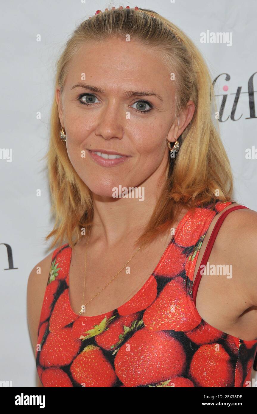 Dominique Swain arrives at the FabFitFun Spring Launch Party held at ...