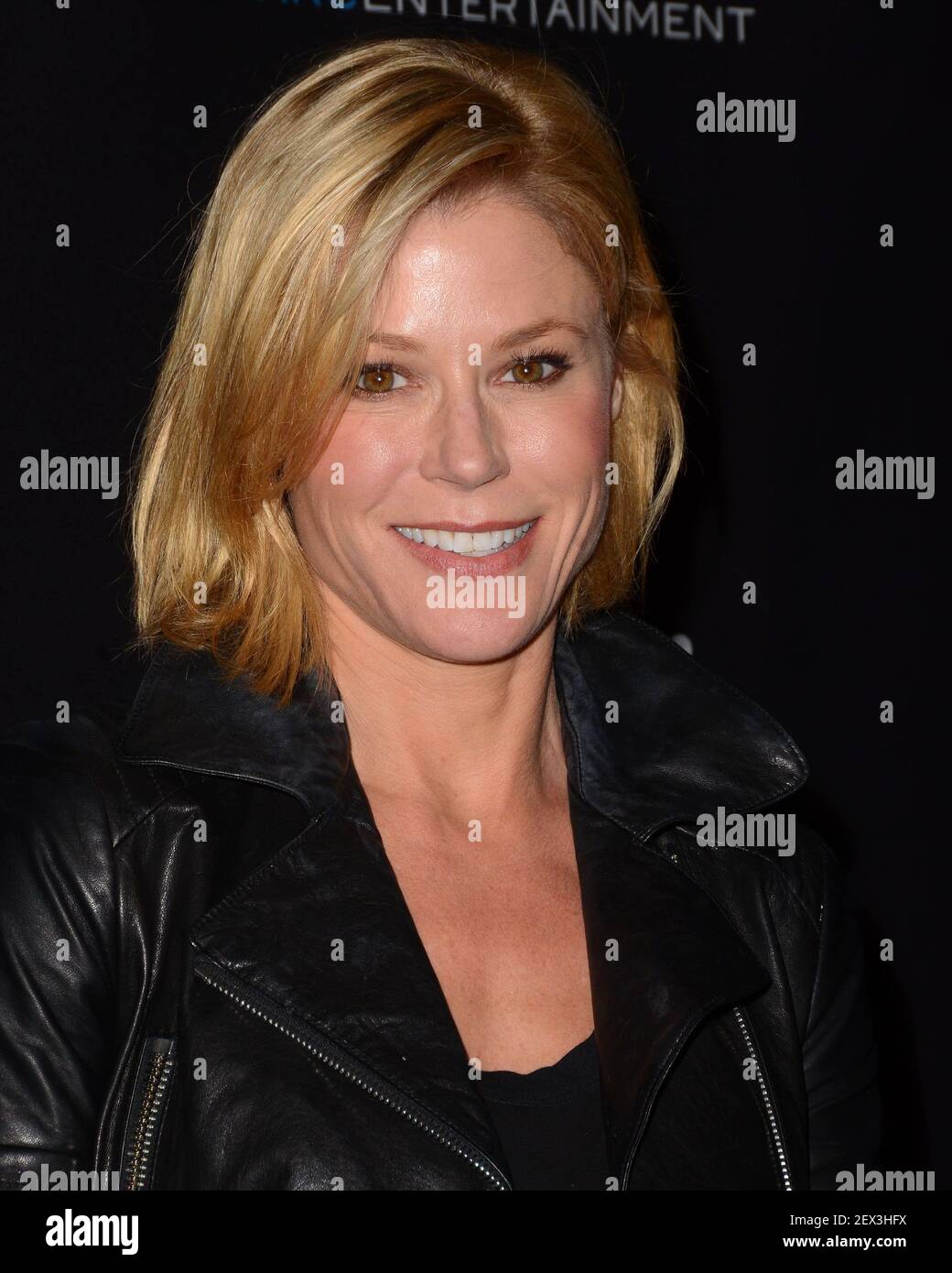 21 April 2015 - Hollywood, California - Julie Bowen. Arrivals for the ...