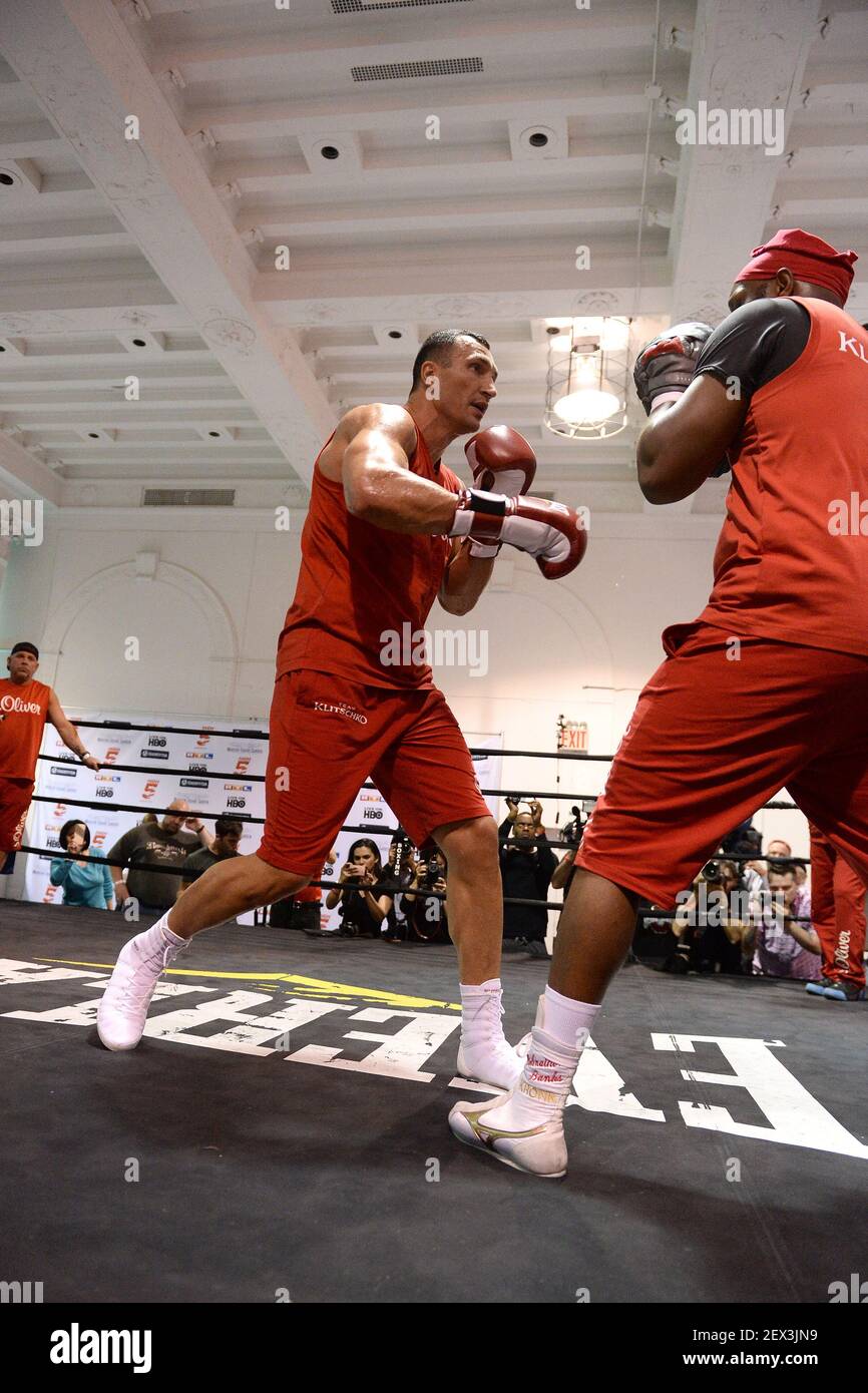 Professional heavyweight boxer Wladimir Klitschko spars with Jonathan ...