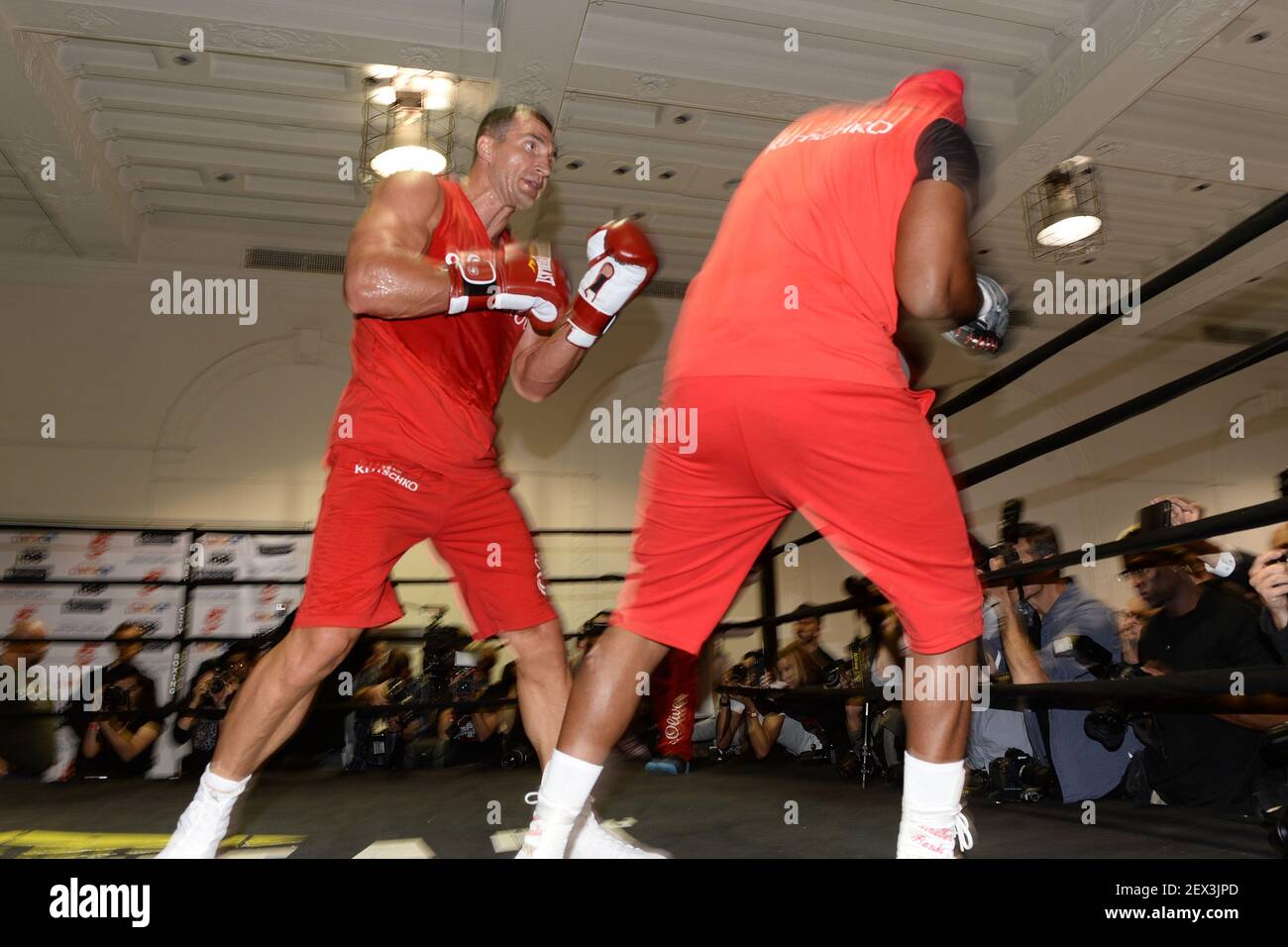 Professional heavyweight boxer Wladimir Klitschko spars with Jonathan ...