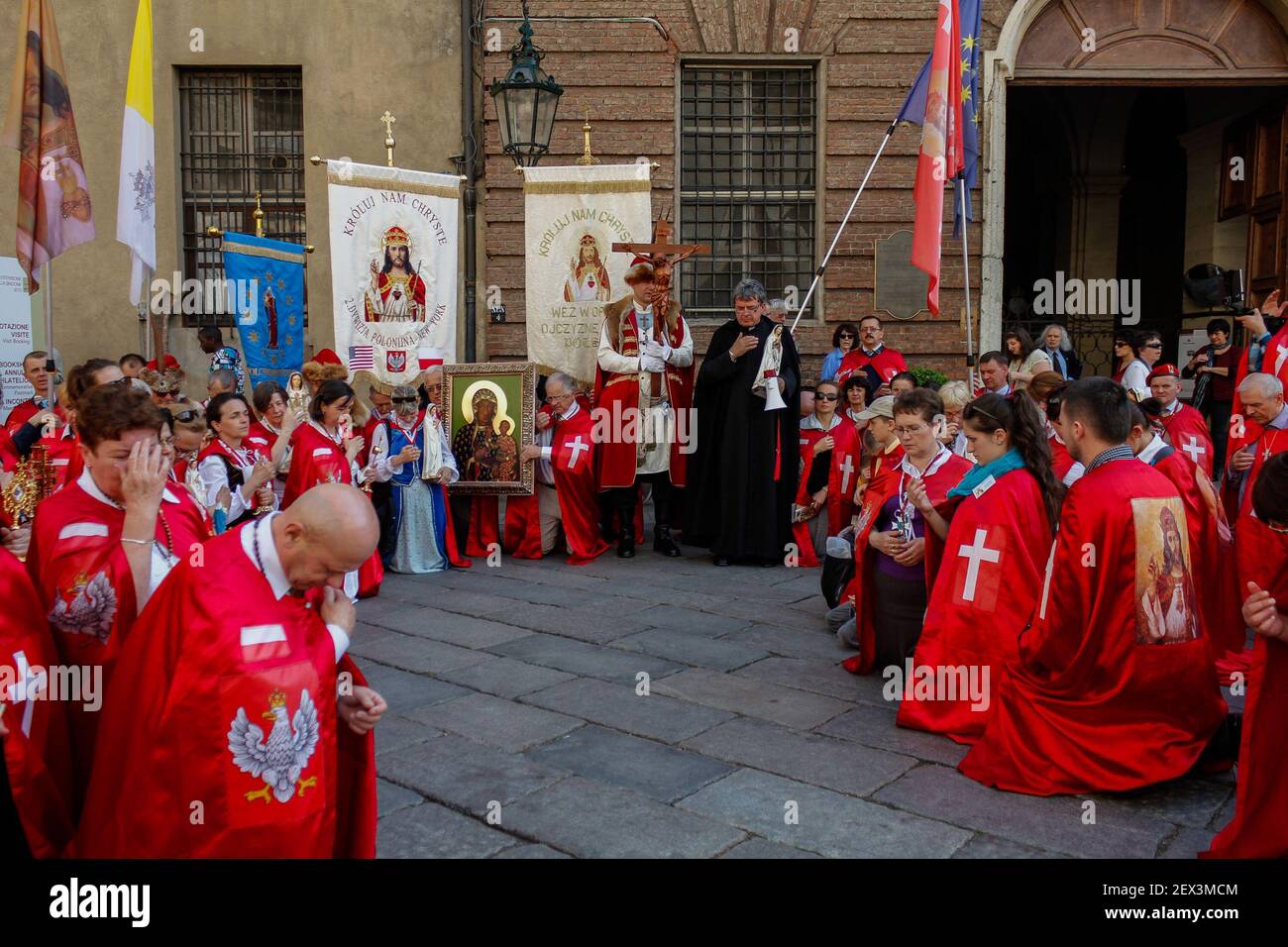 Around hundred faithful Poles, Cavalry of Jesus Christ the King, visit ...