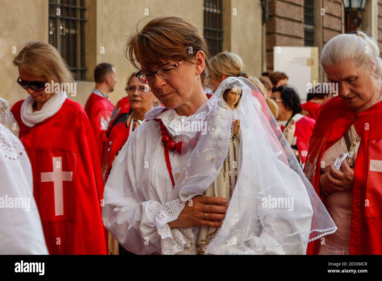 Around hundred faithful Poles, Cavalry of Jesus Christ the King, visit ...