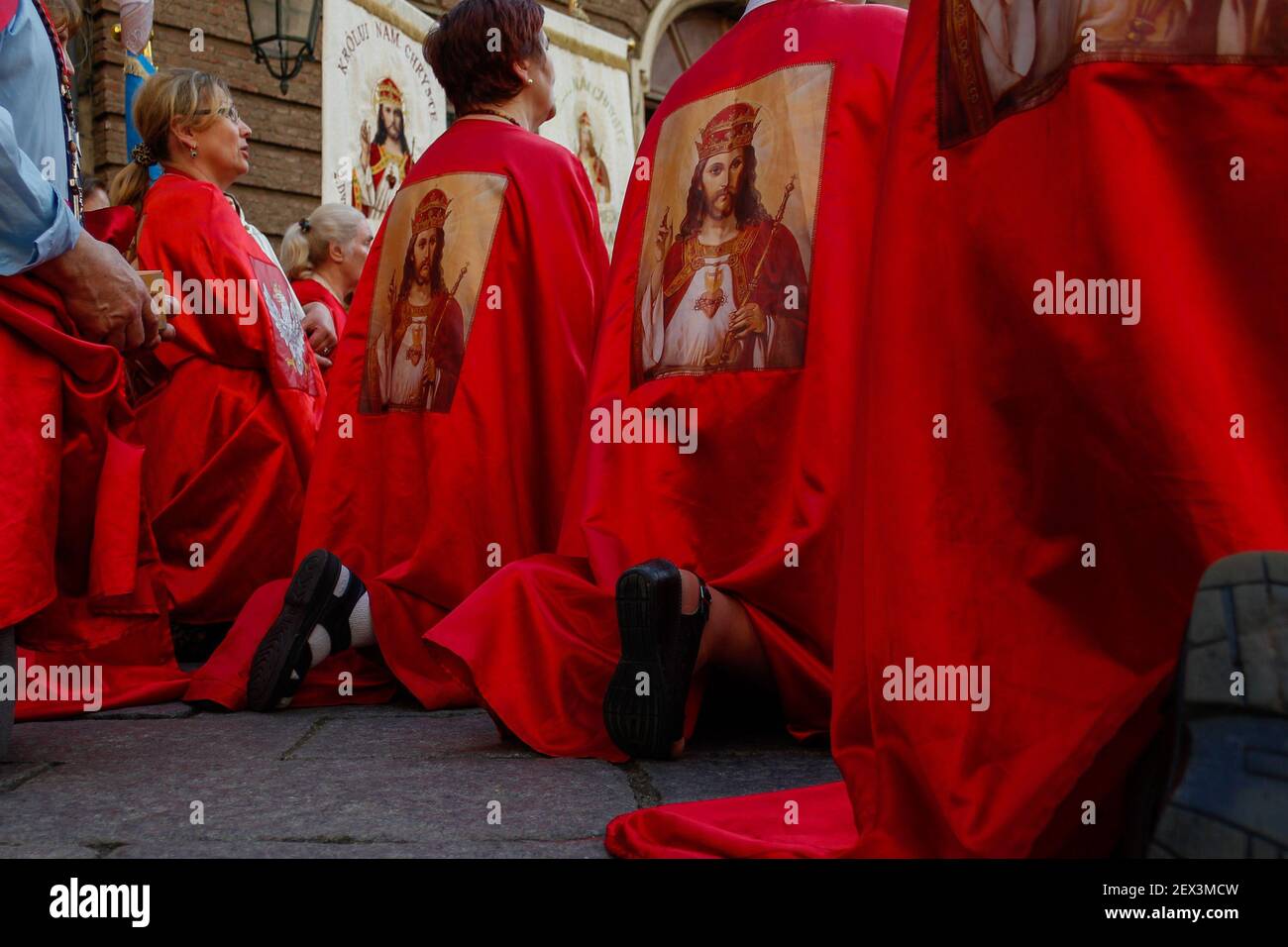 Around hundred faithful Poles, Cavalry of Jesus Christ the King, visit ...