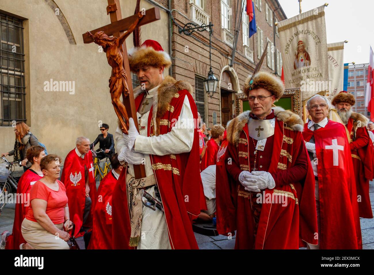 Around hundred faithful Poles, Cavalry of Jesus Christ the King, visit ...