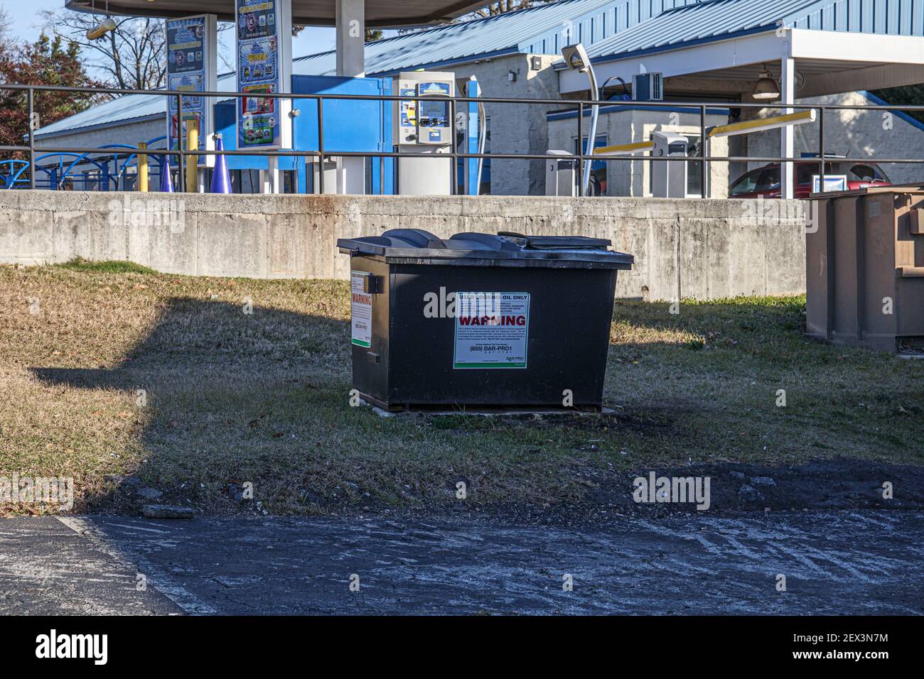 Car wash waste bin hi-res stock photography and images - Alamy