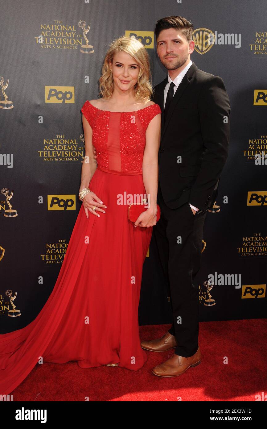 26 April 2015 - Burbank, California - Linsey Godfrey, Robert Adamson ...