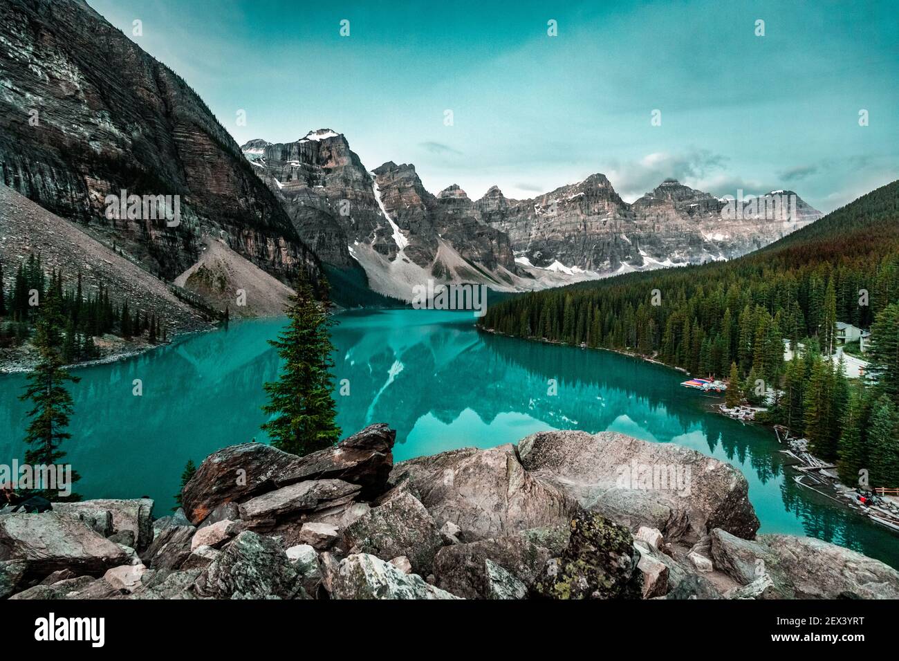 Moraine lake banff national park 2020 hi-res stock photography and ...