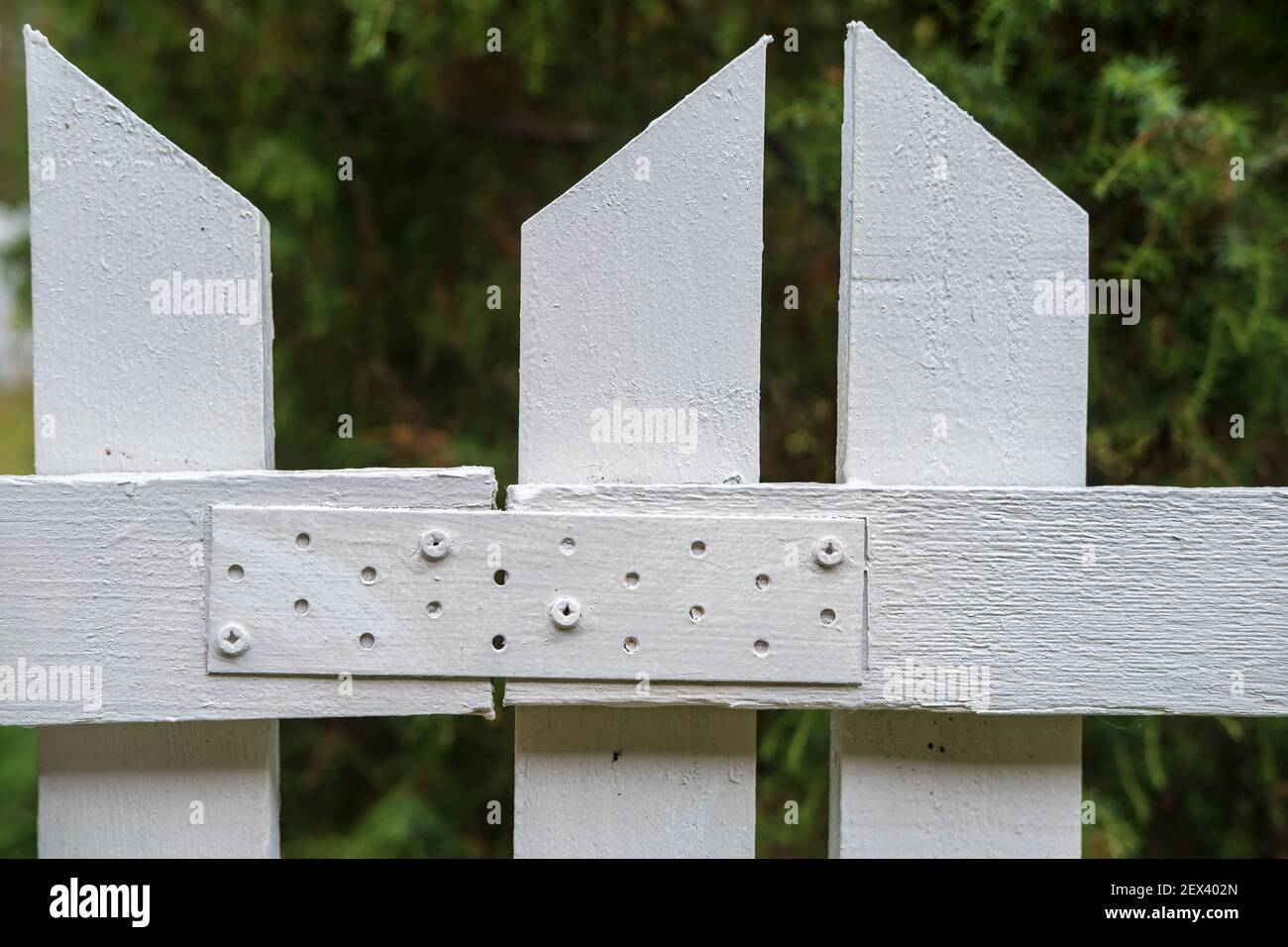 White painted wooden fence hi-res stock photography and images - Alamy