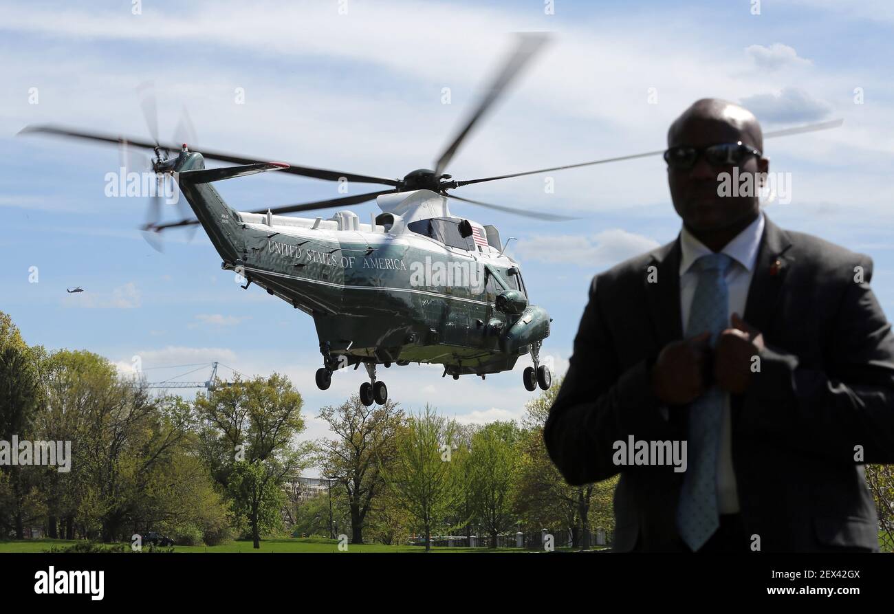 President Barack Obama arrives on Marine One at Walter Reed National ...