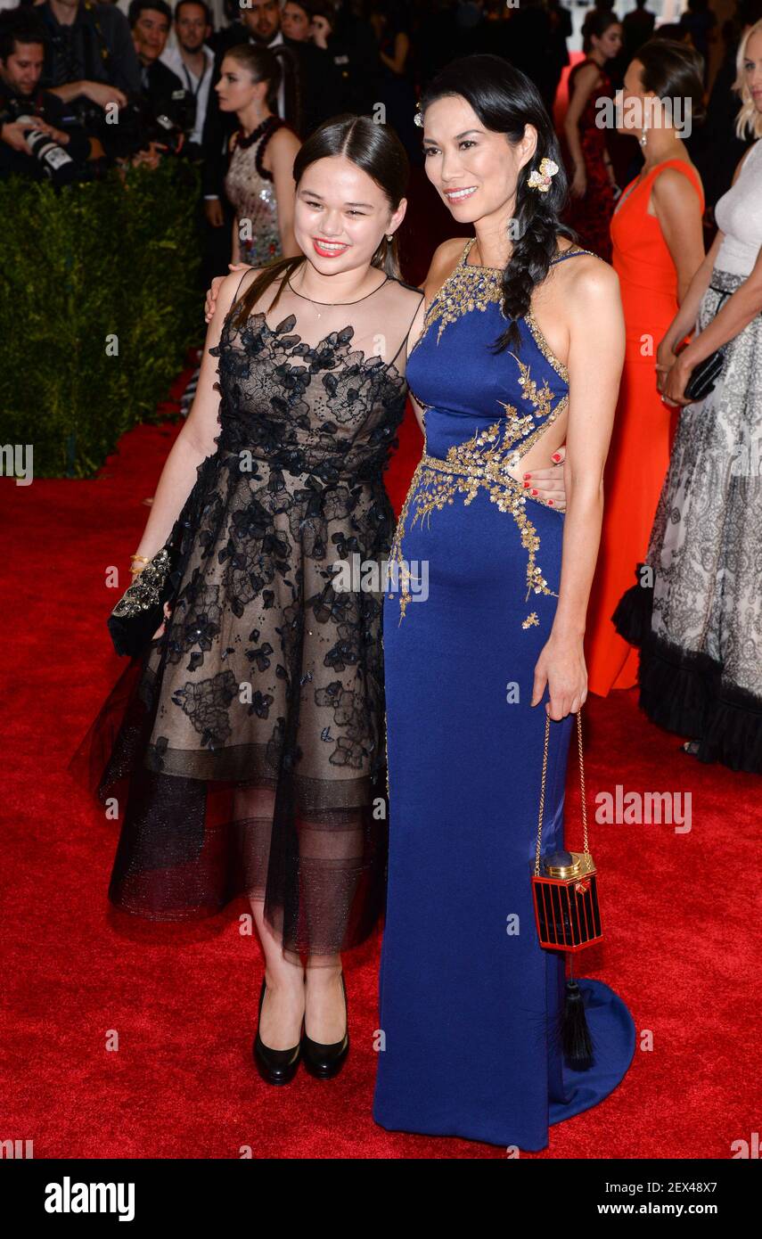 Socialite and Co-Chair Wendi Murdoch arrives at the 2015 Costume ...