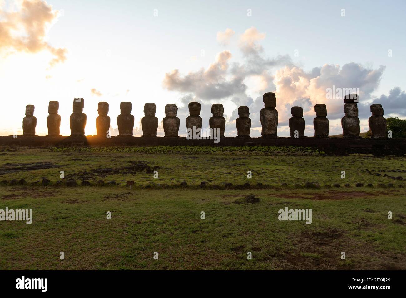 Ahu Tongariki, 15 Moai upright. Rapa Nui, Easter Island, Chile Stock ...