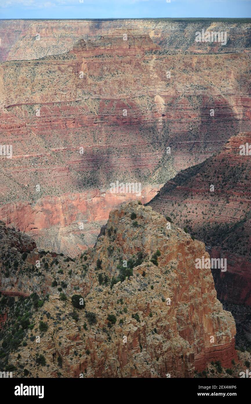 The sun gets lower in the sky at the Grand Canyon, Ariz., viewed from ...