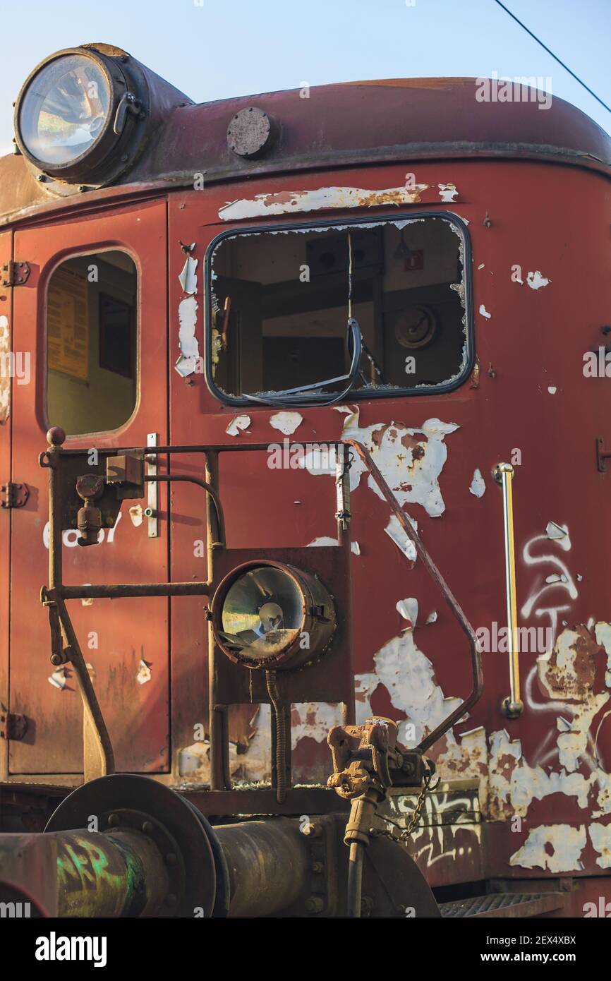 Abandoned locomotive hi-res stock photography and images - Alamy