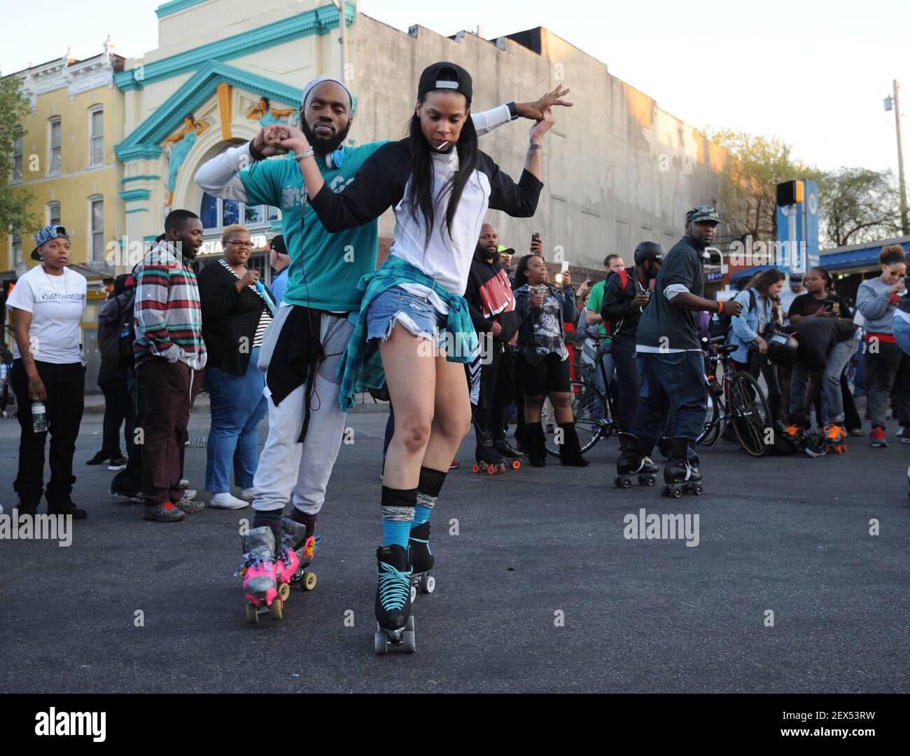 he mood is festive at North Ave. and Pennsylvania Ave. twenty-four ...