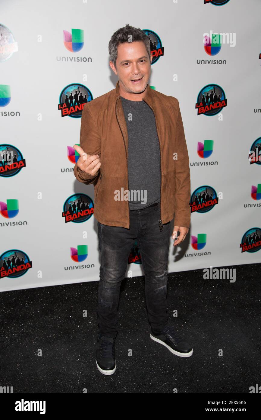 MIAMI BEACH, FLORIDA-MAY 14: Alejandro Sanz poses for a photo during ...