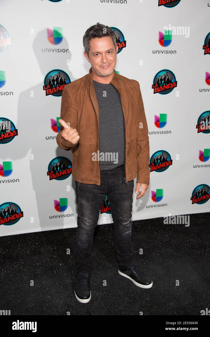 MIAMI BEACH, FLORIDA-MAY 14: Alejandro Sanz poses for a photo during ...